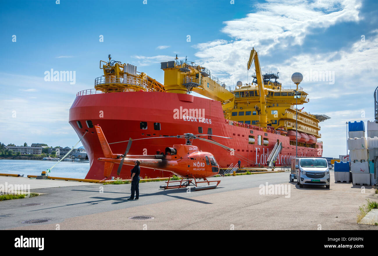 Edda Fides flotel, Accommodation ship for the oil industry, big red ...