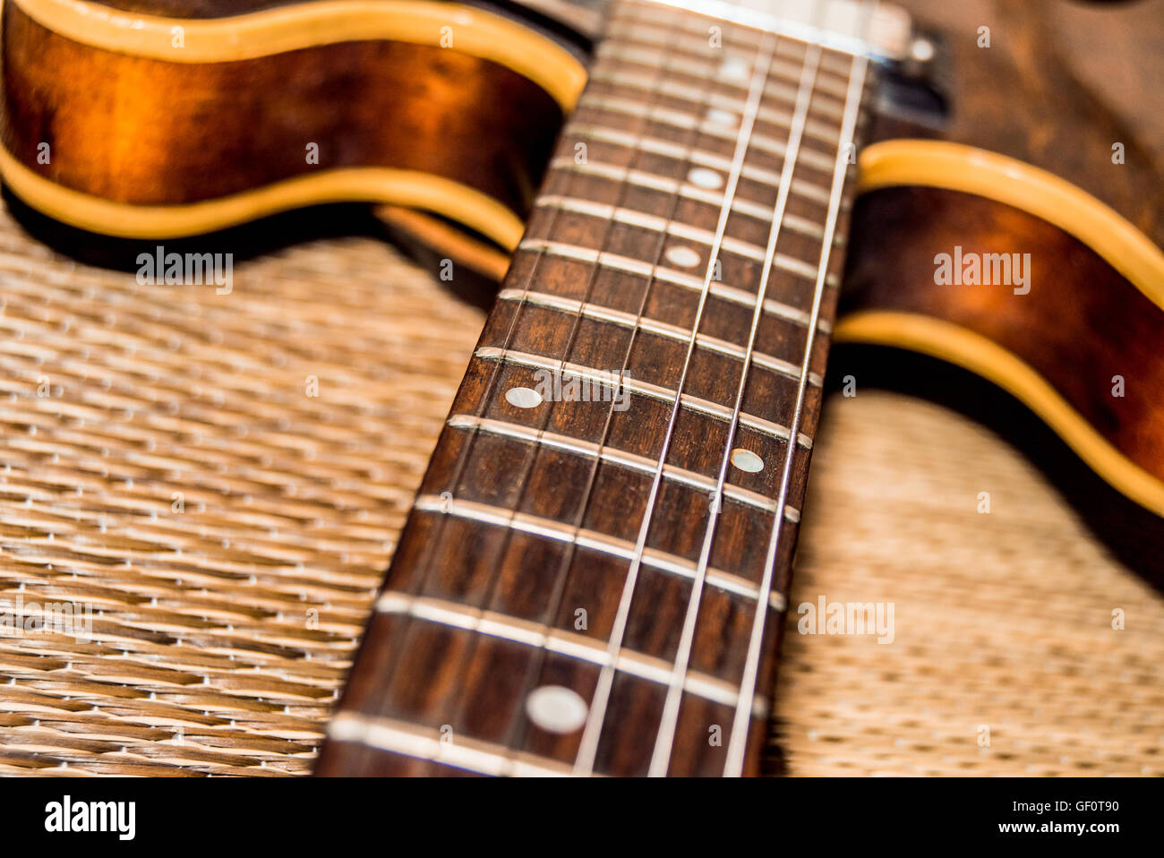 Vintage guitar hi-res stock photography and images - Alamy