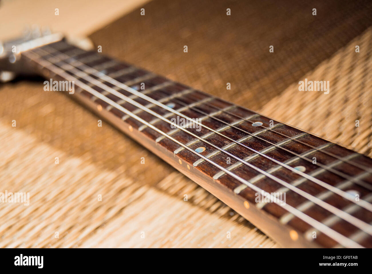 Vintage guitar hi-res stock photography and images - Alamy