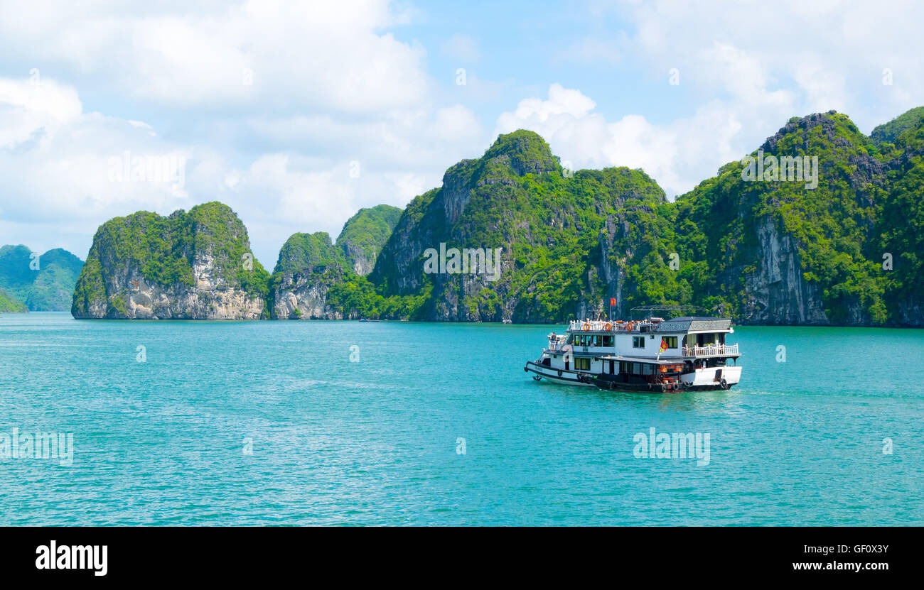 Asia Islands Summer Boat Landscape Stock Photo - Alamy