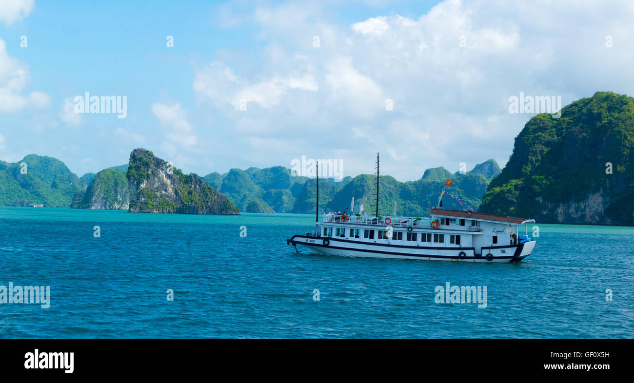 Asia Islands Summer Boat Landscape Stock Photo - Alamy
