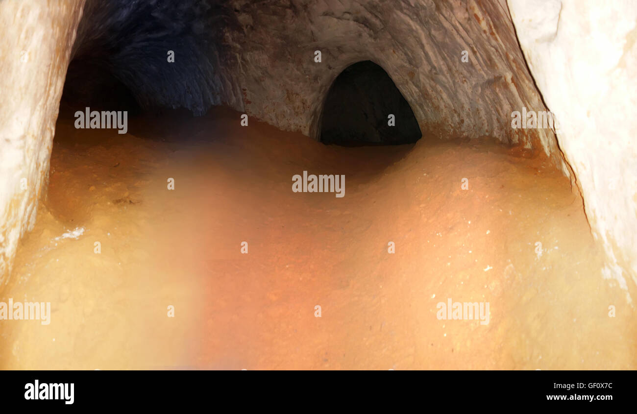 Cave passages hi-res stock photography and images - Alamy