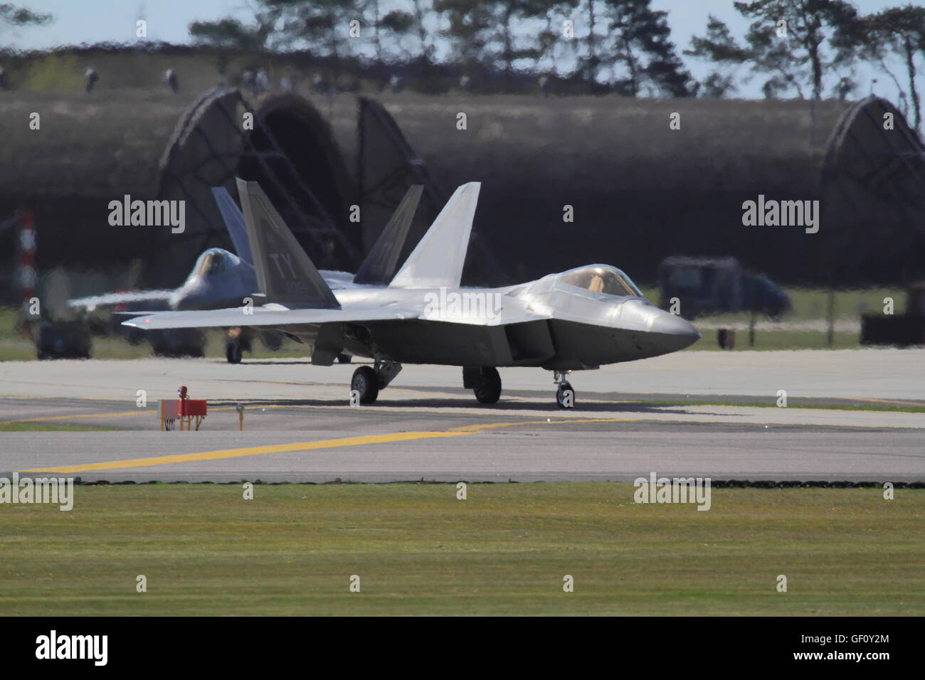 F-22 Raptor prepares for a flight whilst deployed to RAF Lakenheath in ...