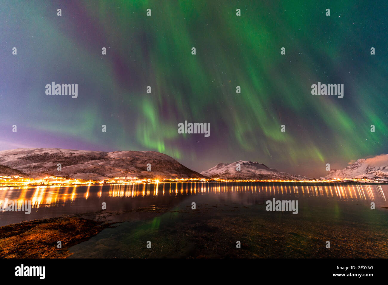 Aurora borealis, Kaldfjord at Kvaløya, Norway Stock Photo - Alamy