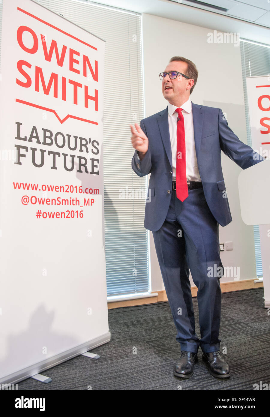 Labour mp candidate leader labour party hi-res stock photography and ...