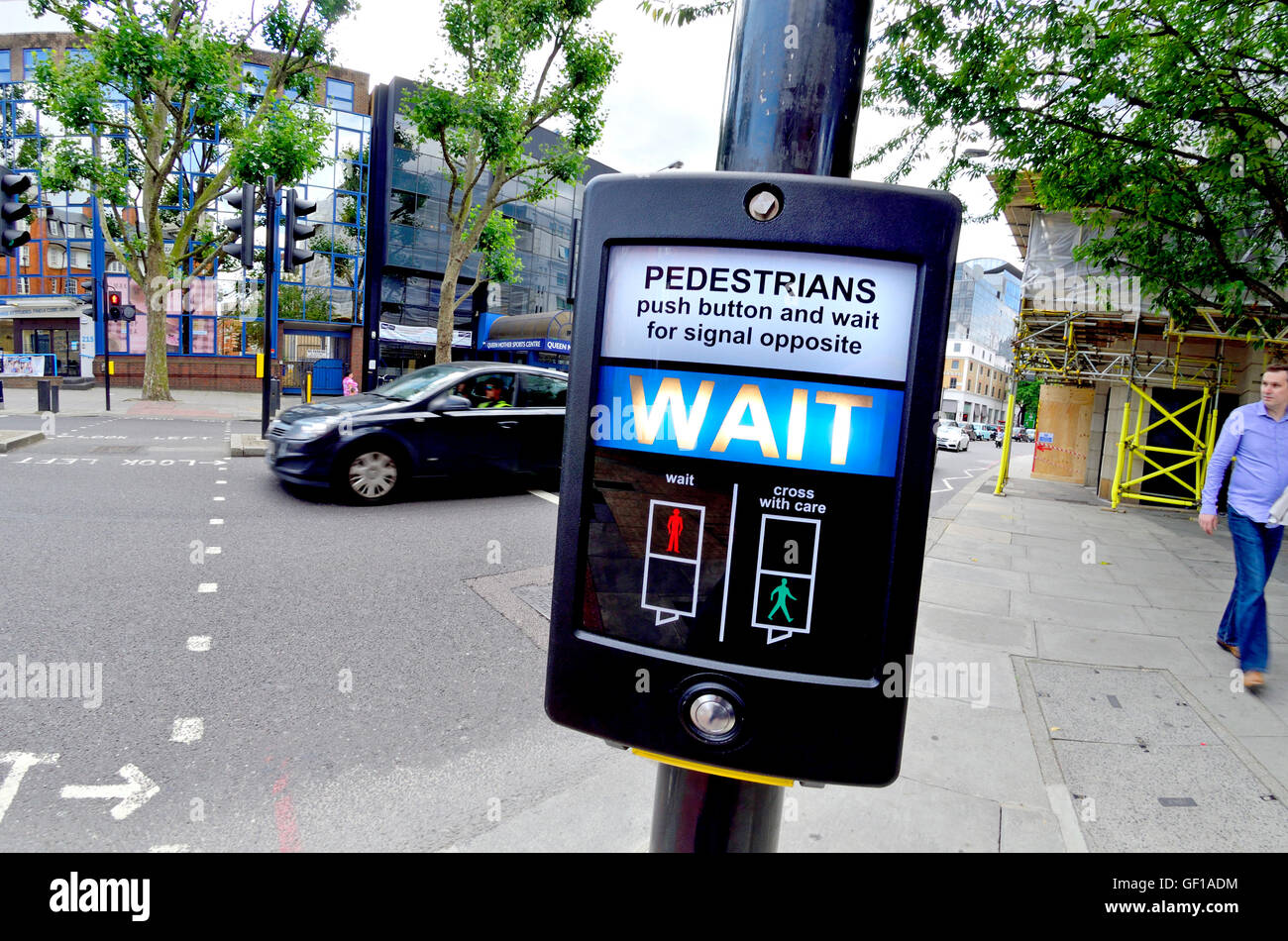London, England, UK. Pedestrian crossing WAIT sign lit up Stock Photo ...