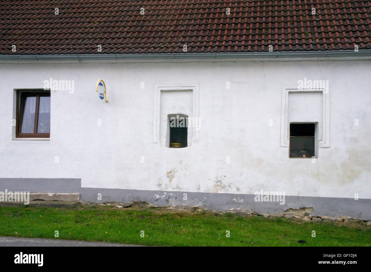 Folk bus hi-res stock photography and images - Alamy