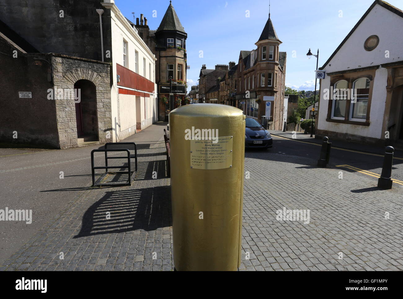 Golden Post Box Stock Photos & Golden Post Box Stock Images - Alamy