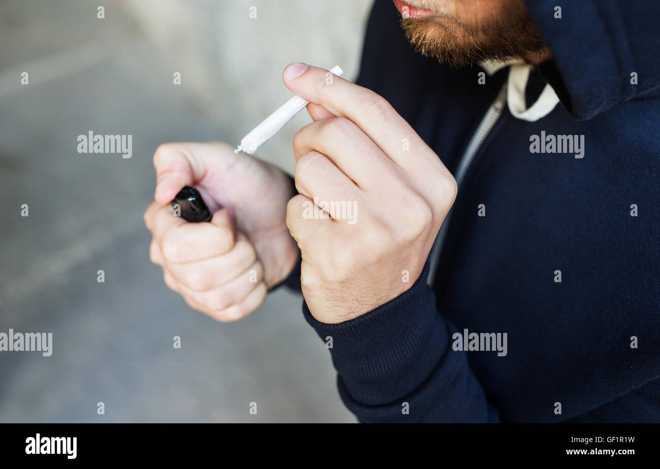 Marijuana lighter hi-res stock photography and images - Alamy