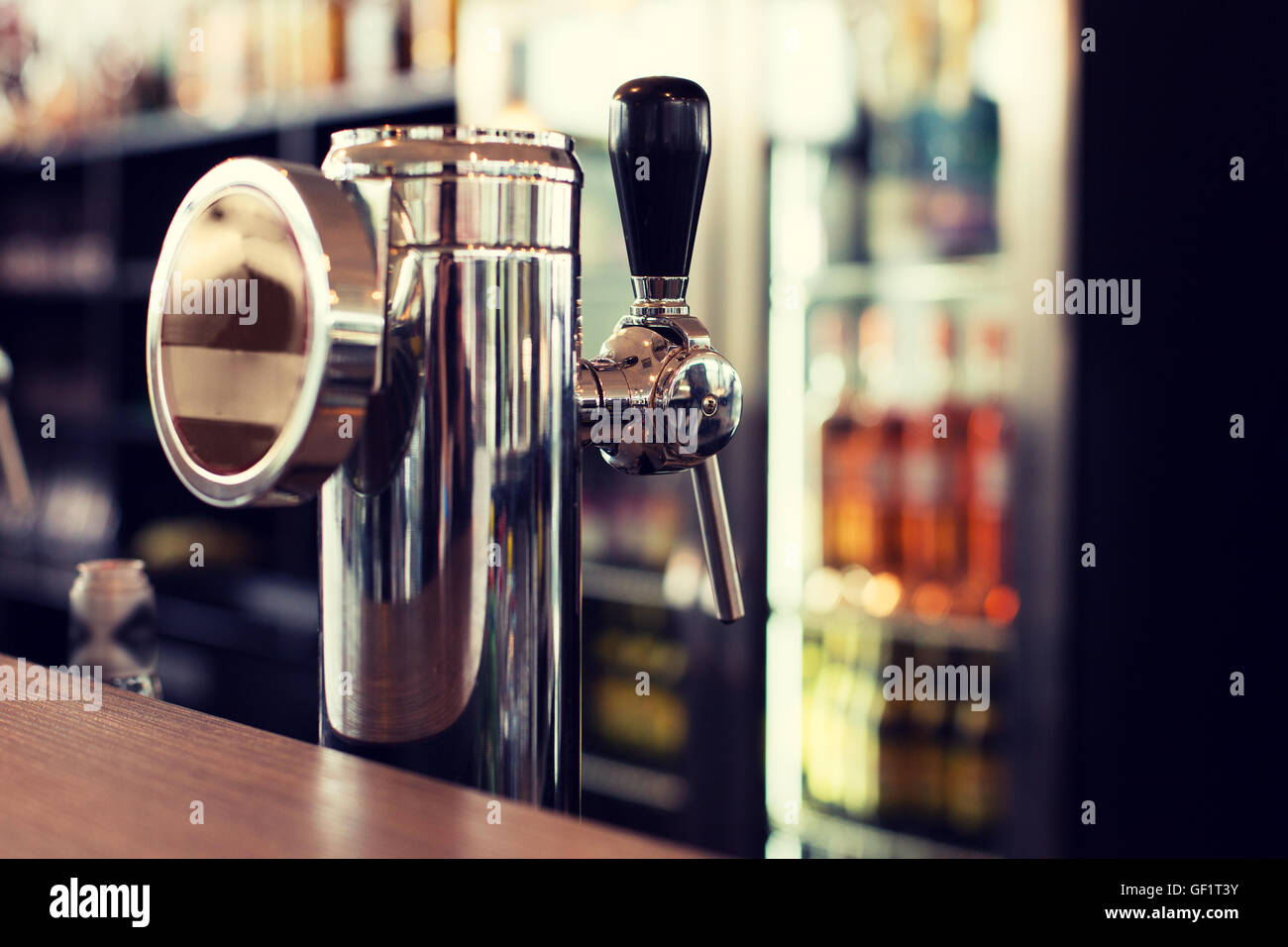 Beer tap handle hi-res stock photography and images - Alamy