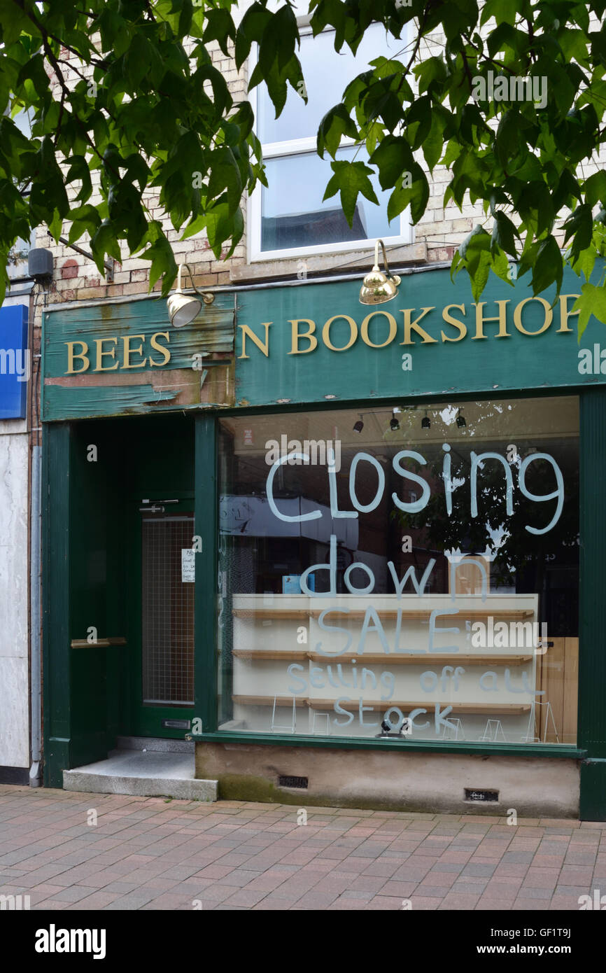Bookshop closing hi-res stock photography and images - Alamy