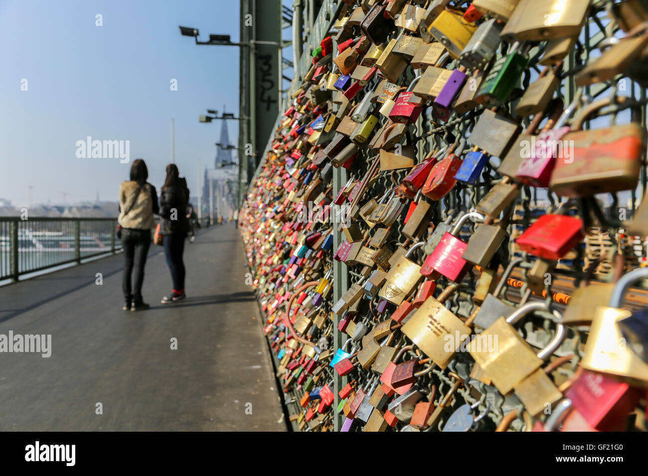 Love locks and hohenzollern bridge hi-res stock photography and images ...