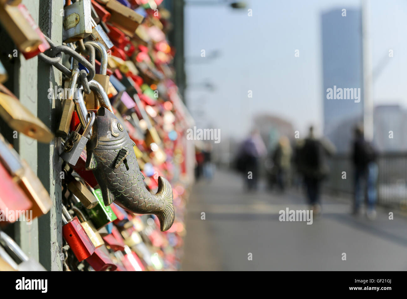 Love locks on Hohenzollern Bridge, Cologne, Germany Stock Photo - Alamy