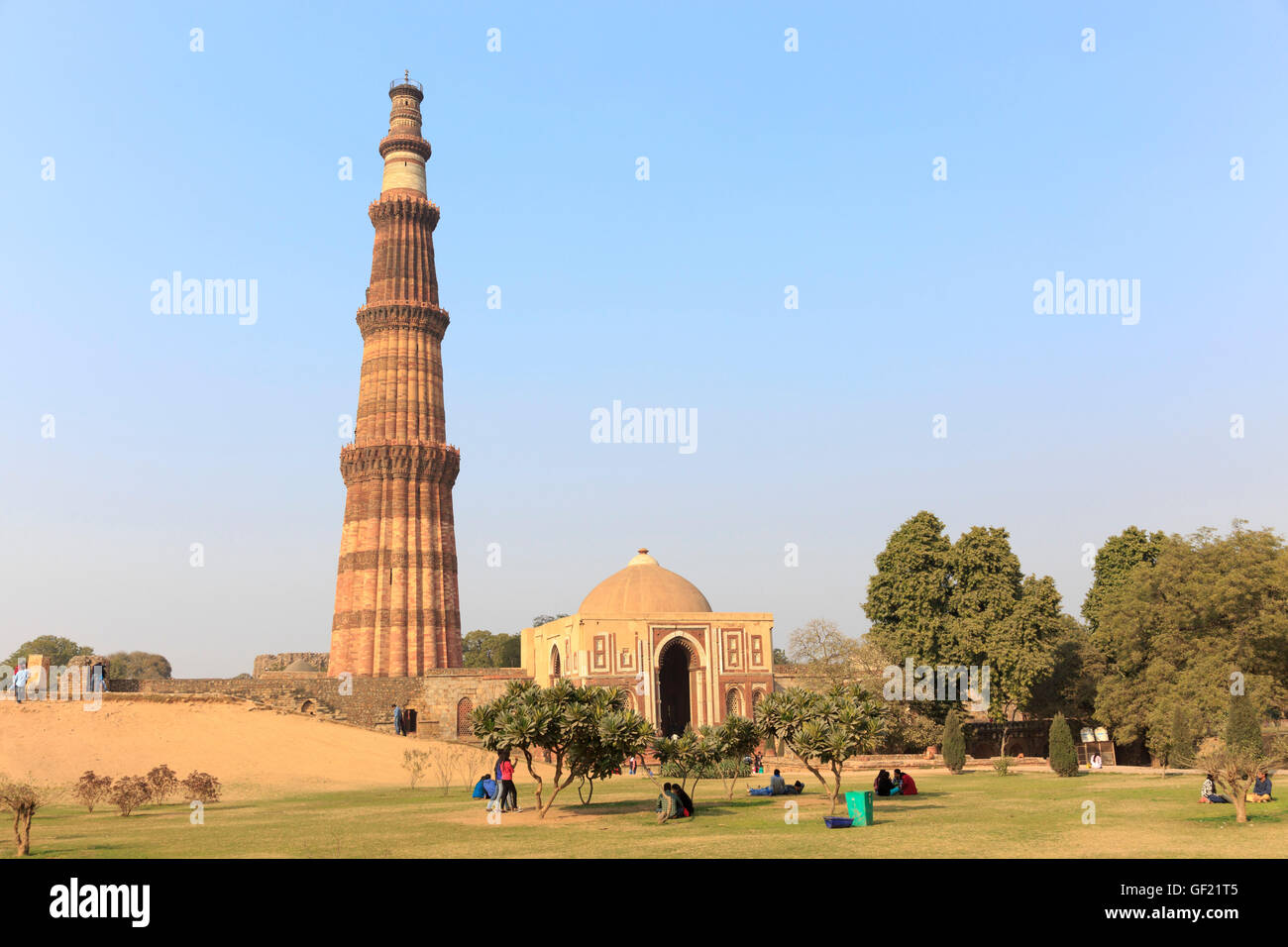 Tower Qutb Minar and Qutb complex, Delhi, India Stock Photo - Alamy