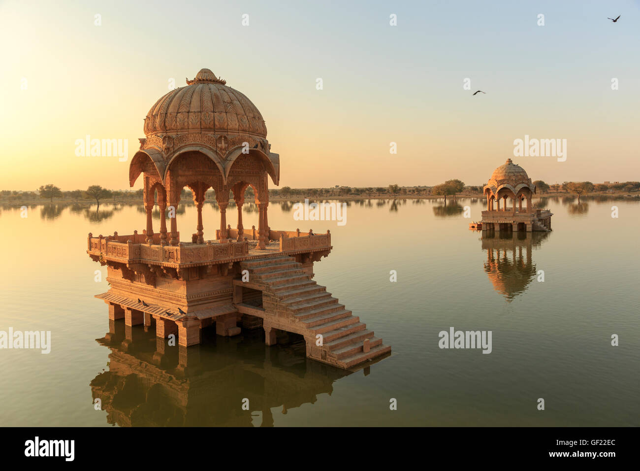 Temple Gadi Sagar, Gadisar Lake, Jaisalmer, Rajasthan, India Stock ...