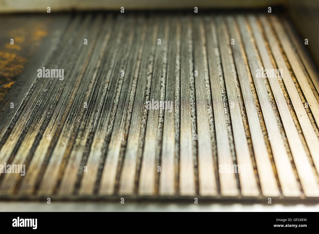 Empty gas grill hi-res stock photography and images - Alamy