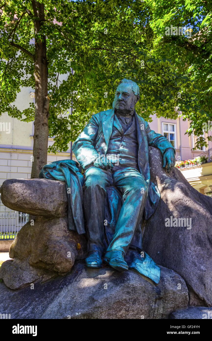 Famous poet hi-res stock photography and images - Alamy
