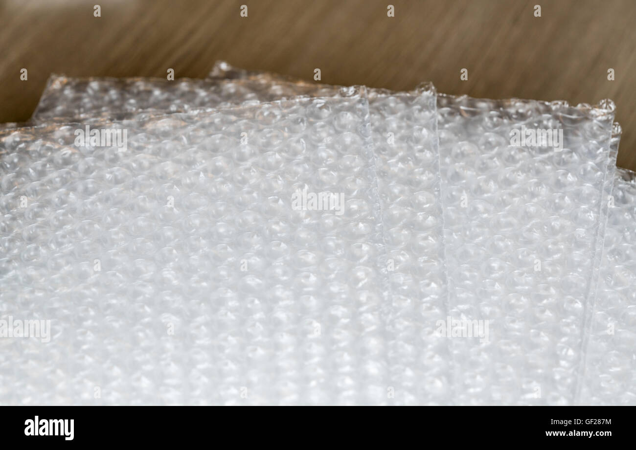 Bubble wrap box hi-res stock photography and images - Alamy