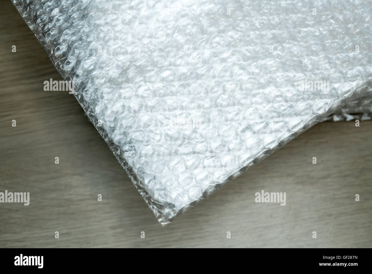 Packaging bubble wrap fragile protection hi-res stock photography and ...