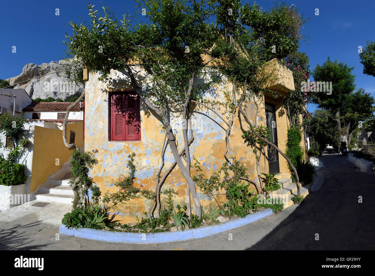 Old colorful house in Anafiotika area of Plaka in Athens, Greece Stock ...