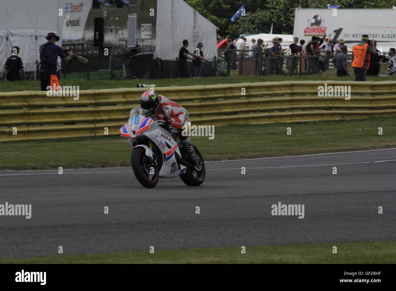 Brad Ray (28) racing in the Dickies British Supersport Championship ...