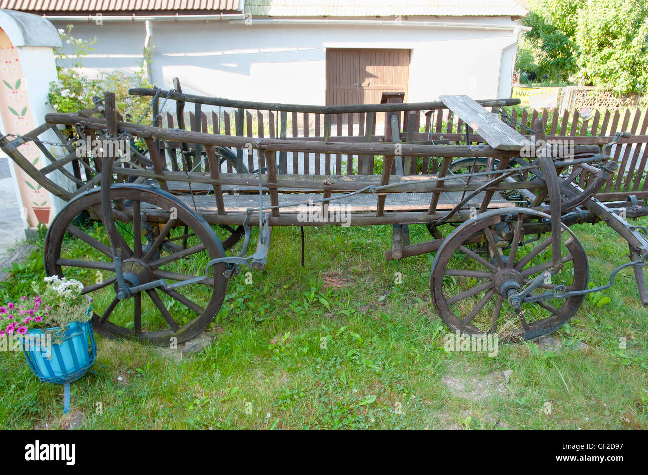 Old farming cart hi-res stock photography and images - Alamy