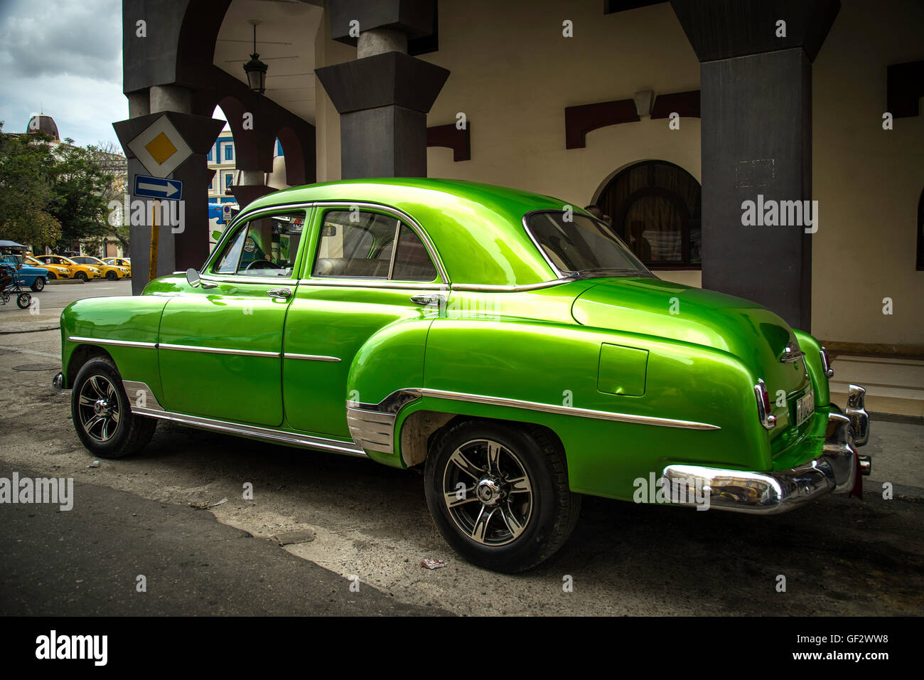 Cuban classic car Stock Photo - Alamy