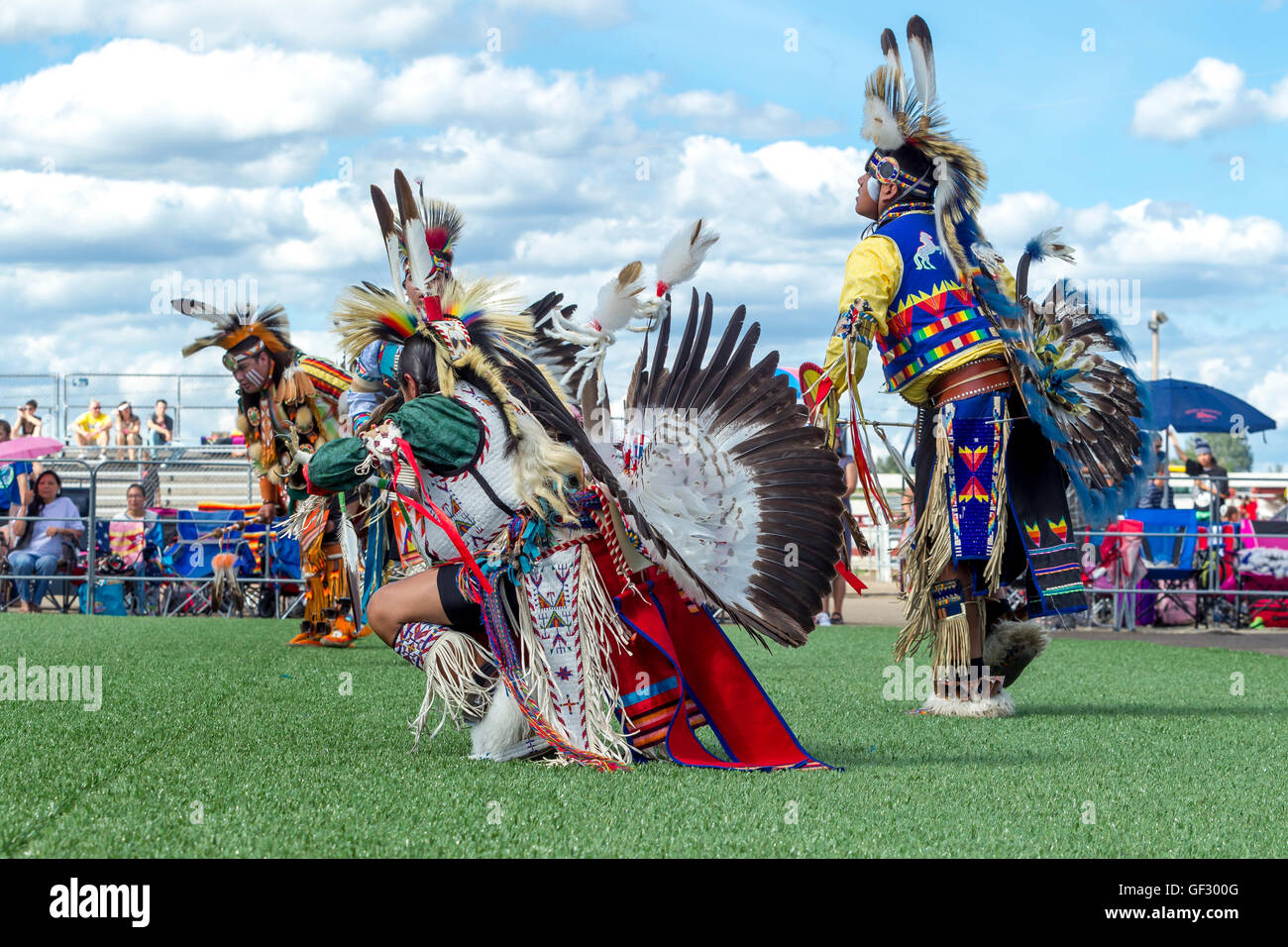 Dancers at a Native American powwow Stock Photo - Alamy