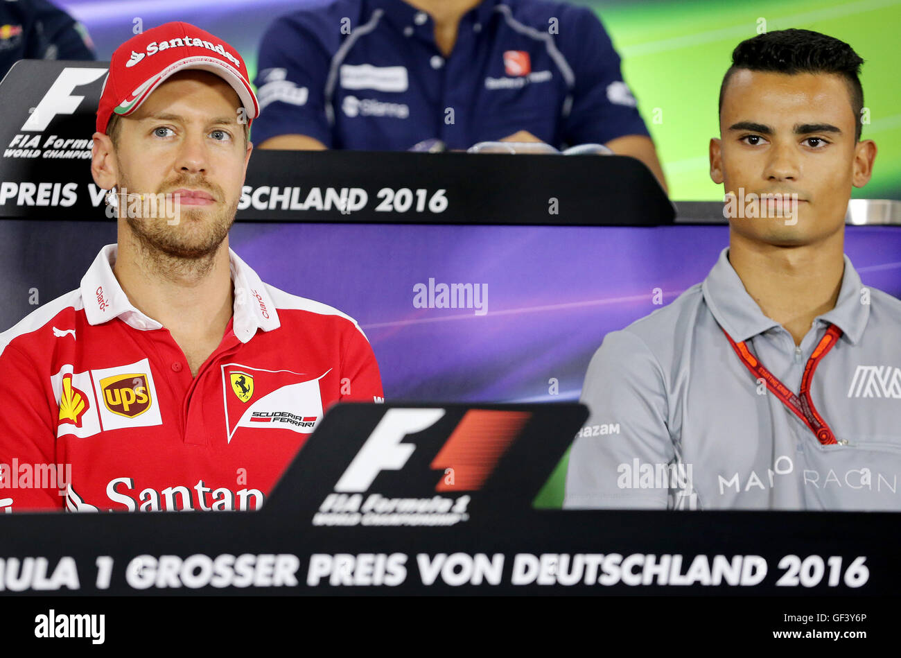 Formula 1 racers hi-res stock photography and images - Alamy