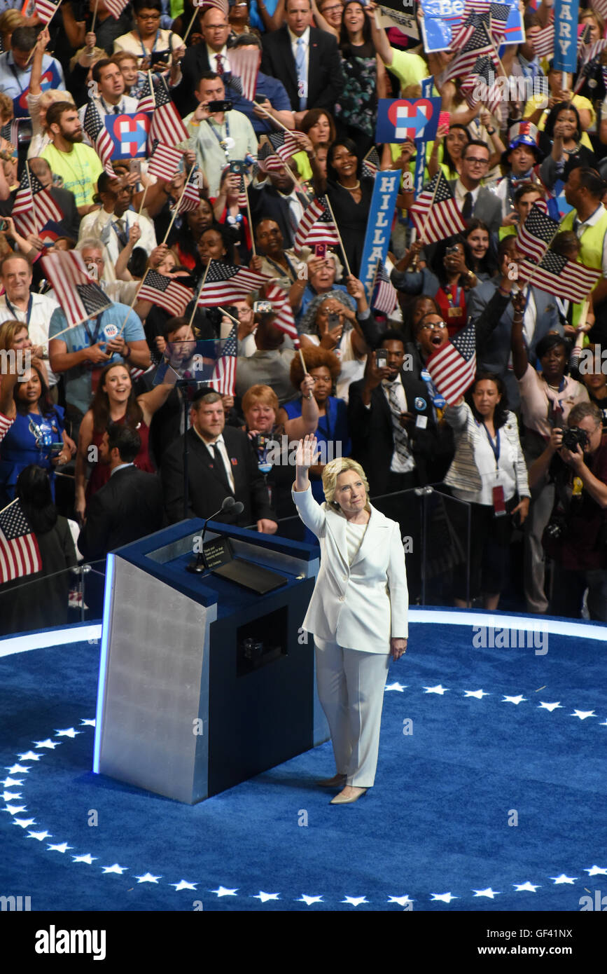 Delegates signs 2016 hi-res stock photography and images - Alamy