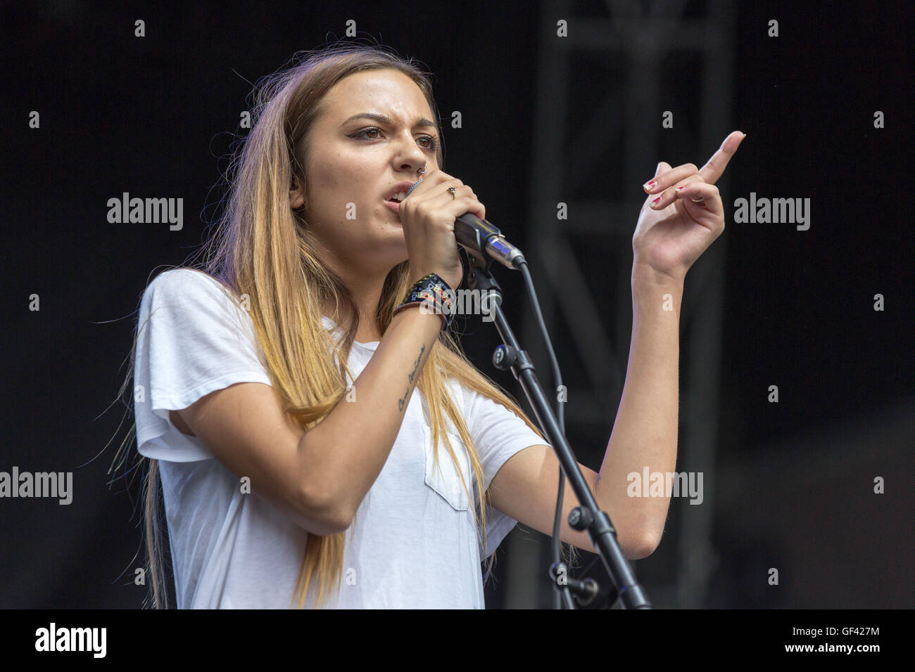 Chicago, Illinois, USA. 28th July, 2016. CLOVES performs live during ...