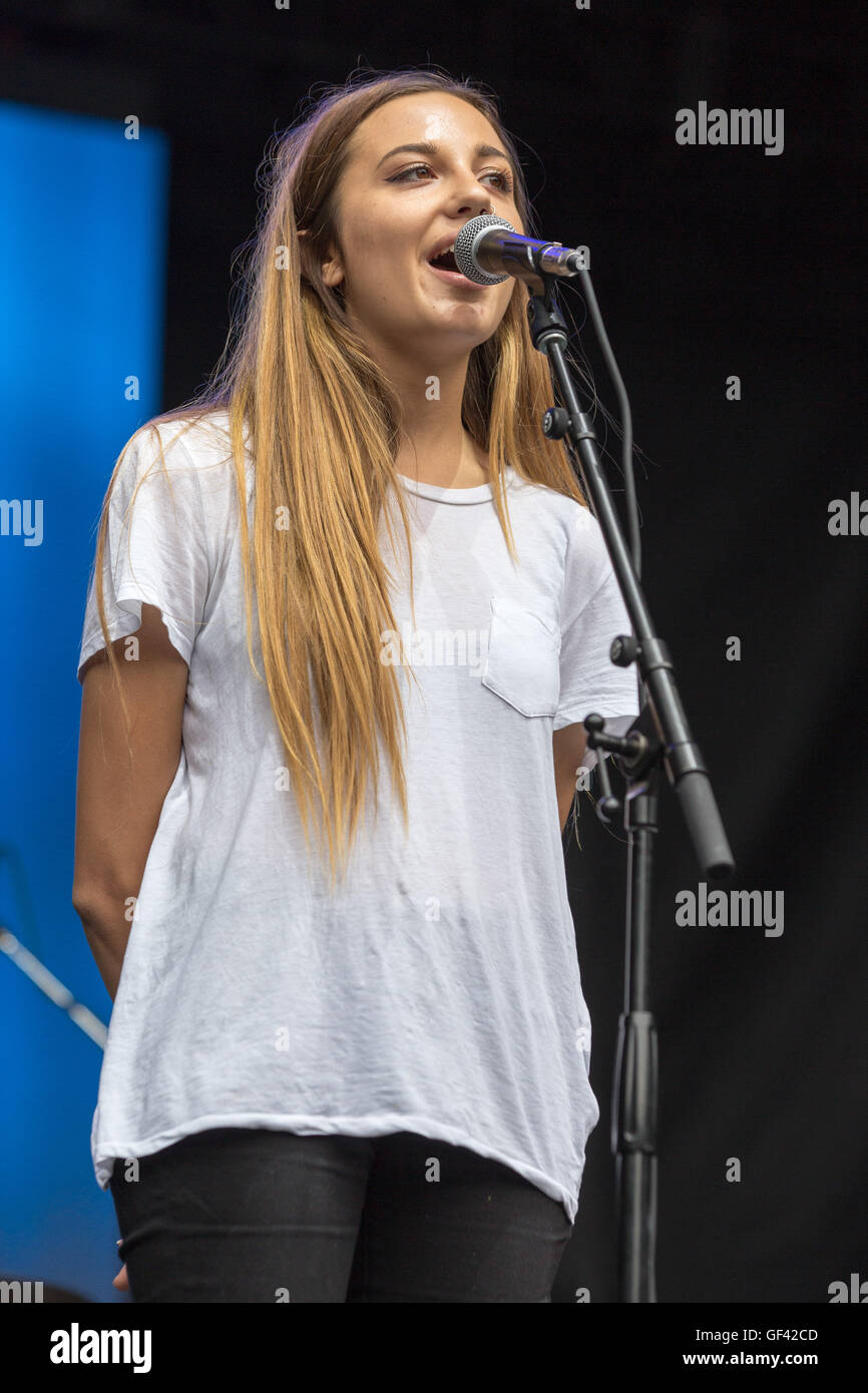 Chicago, Illinois, USA. 28th July, 2016. Australian singer CLOVES ...