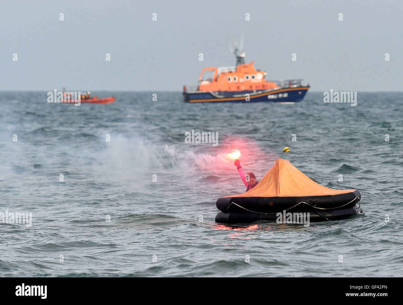 Liferaft rescue hi-res stock photography and images - Alamy