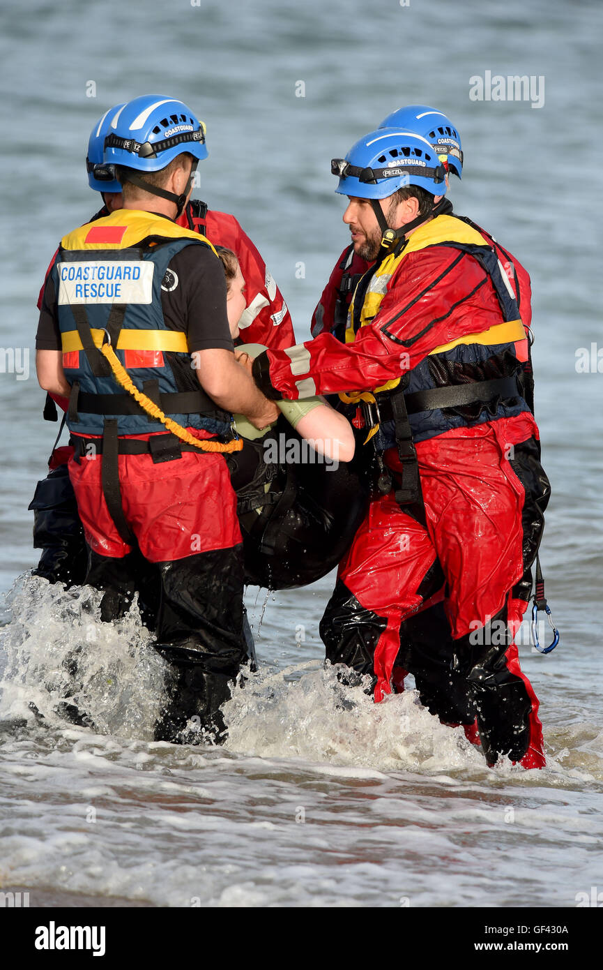 Rescuing people at sea hi-res stock photography and images - Alamy