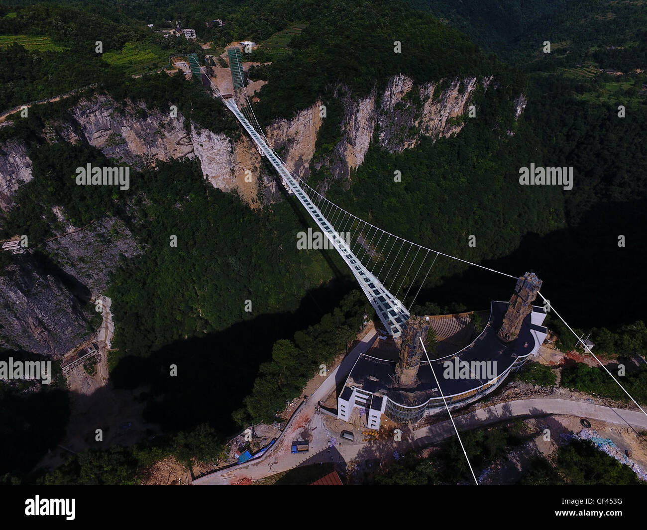 Zhangjiajie glass bridge hi-res stock photography and images - Alamy