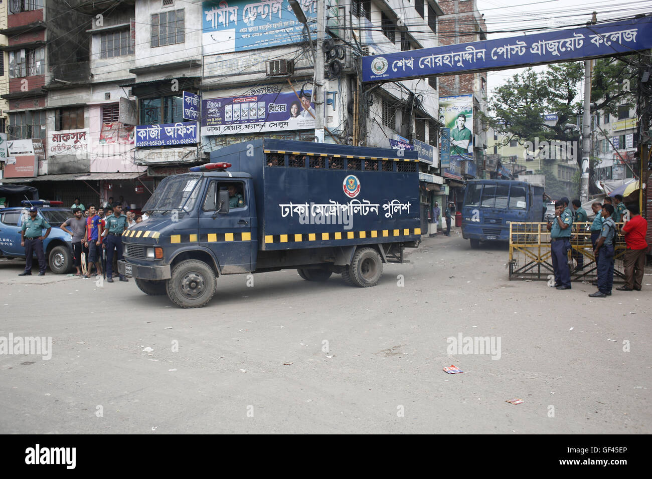 Dhaka, Bangladesh. 29th July, 2016. The vans carries the prisoners are ...