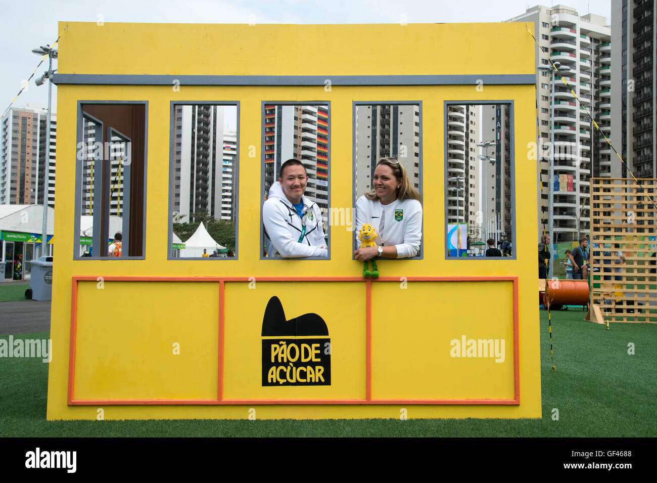 Rosane Sibele Budag Ewald and Felipe Wu Shooting during movement in the ...
