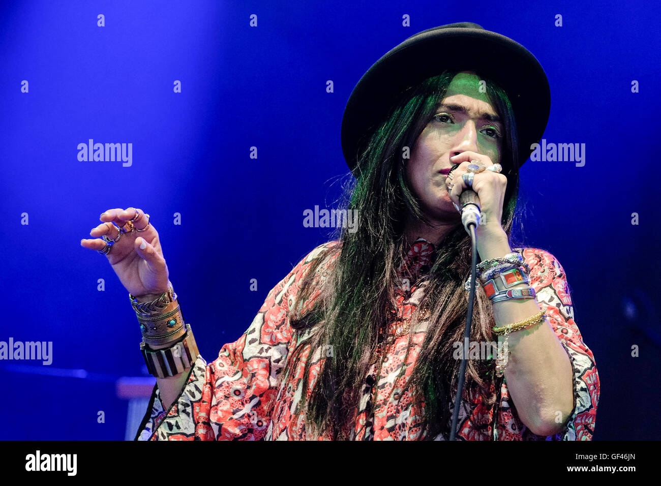 Malmesbury, UK. 29th July, 2016. Hindi Zahra from Morocco/France plays ...