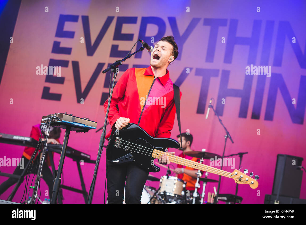 Jeremy pritchard everything everything hi-res stock photography and ...