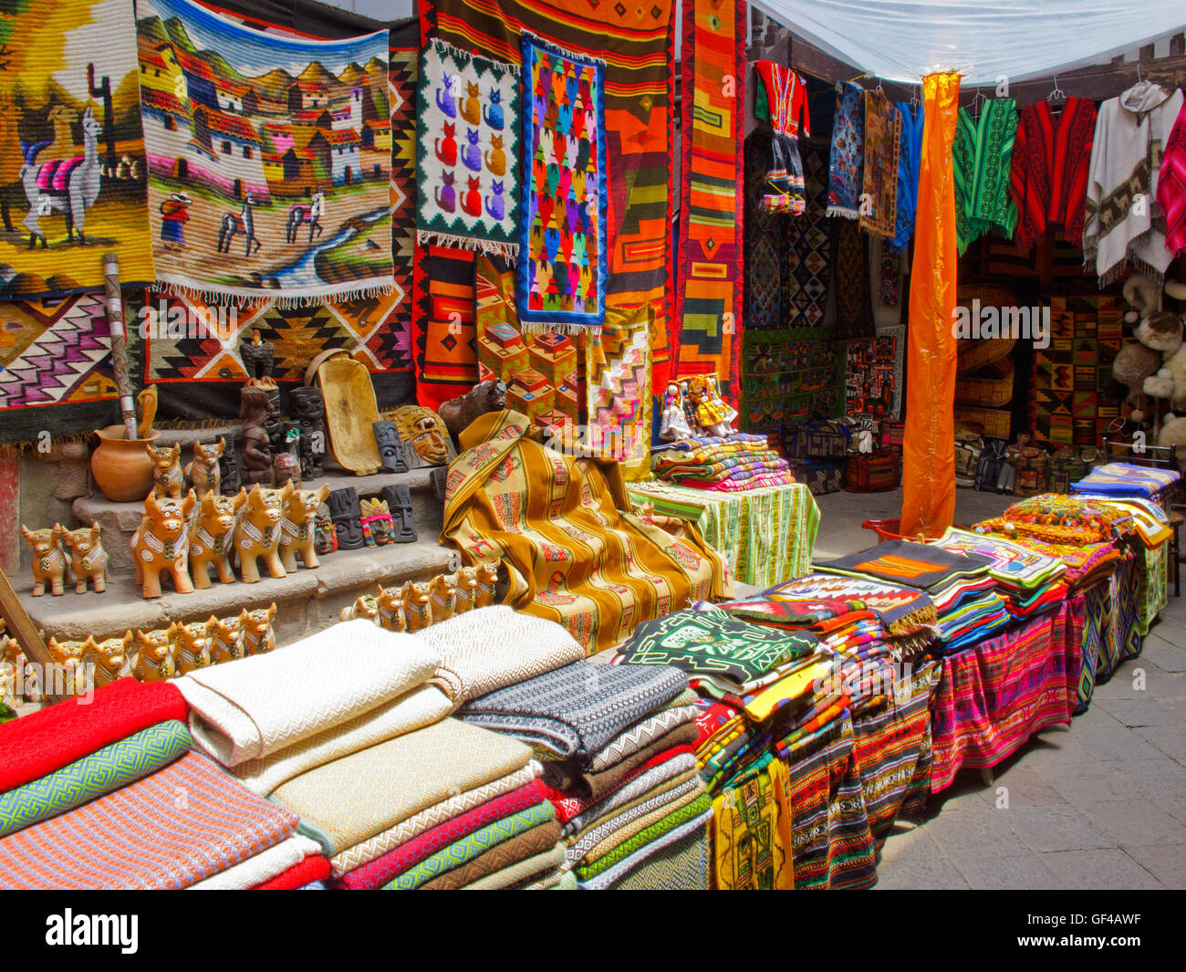 Souvenir shop in cuzco peru hi-res stock photography and images - Alamy