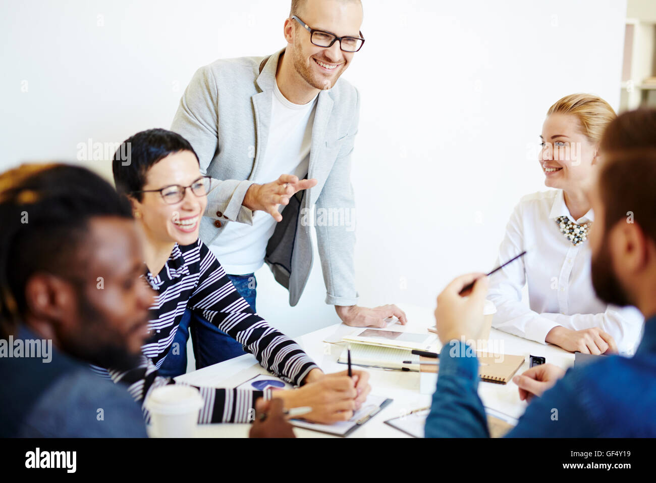 Briefing of partners Stock Photo - Alamy