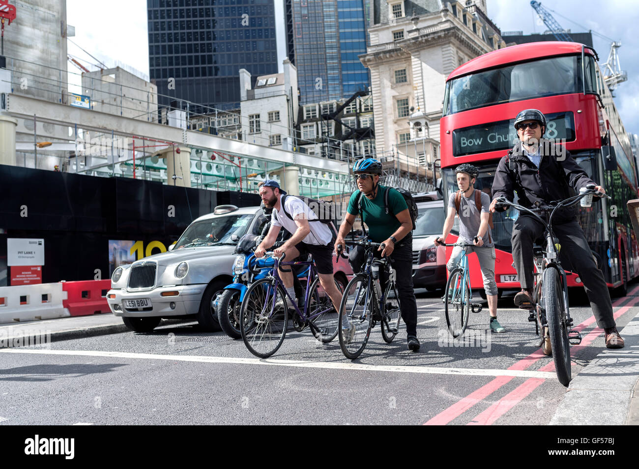 Car cyclist london hi-res stock photography and images - Alamy