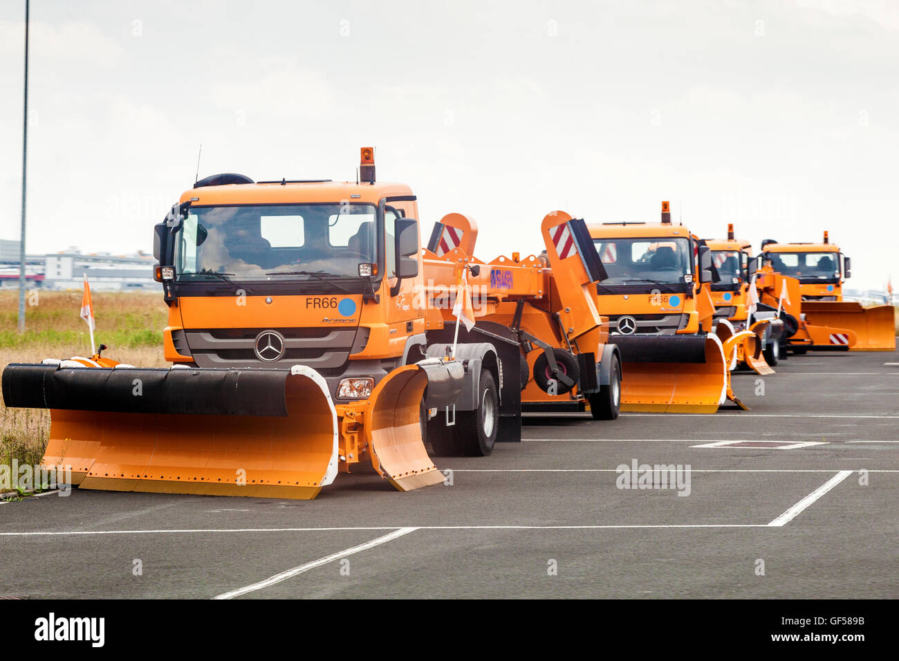 Transport snow plough hi-res stock photography and images - Alamy