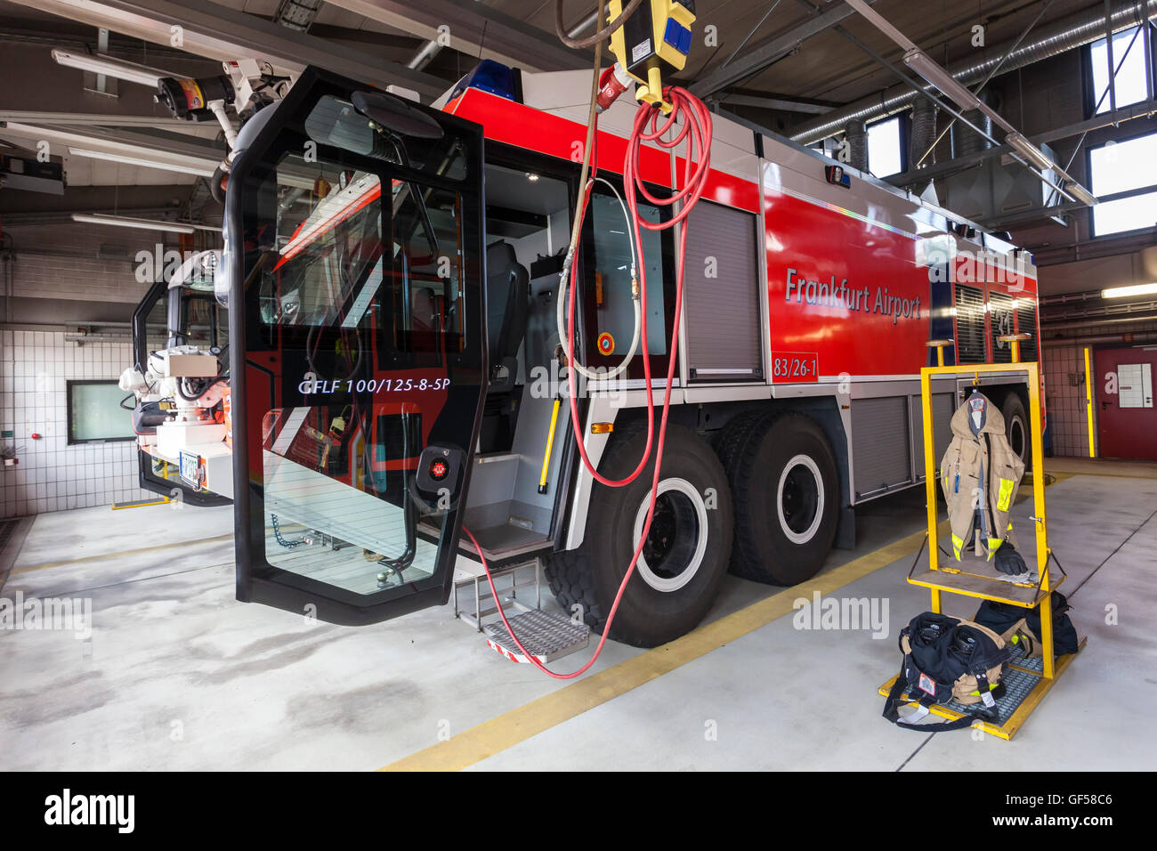 Airport Fire Service High Resolution Stock Photography and Images - Alamy