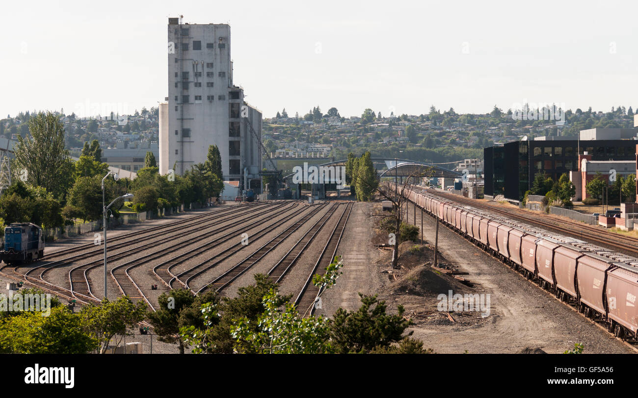 Empty railroad yard hi-res stock photography and images - Alamy