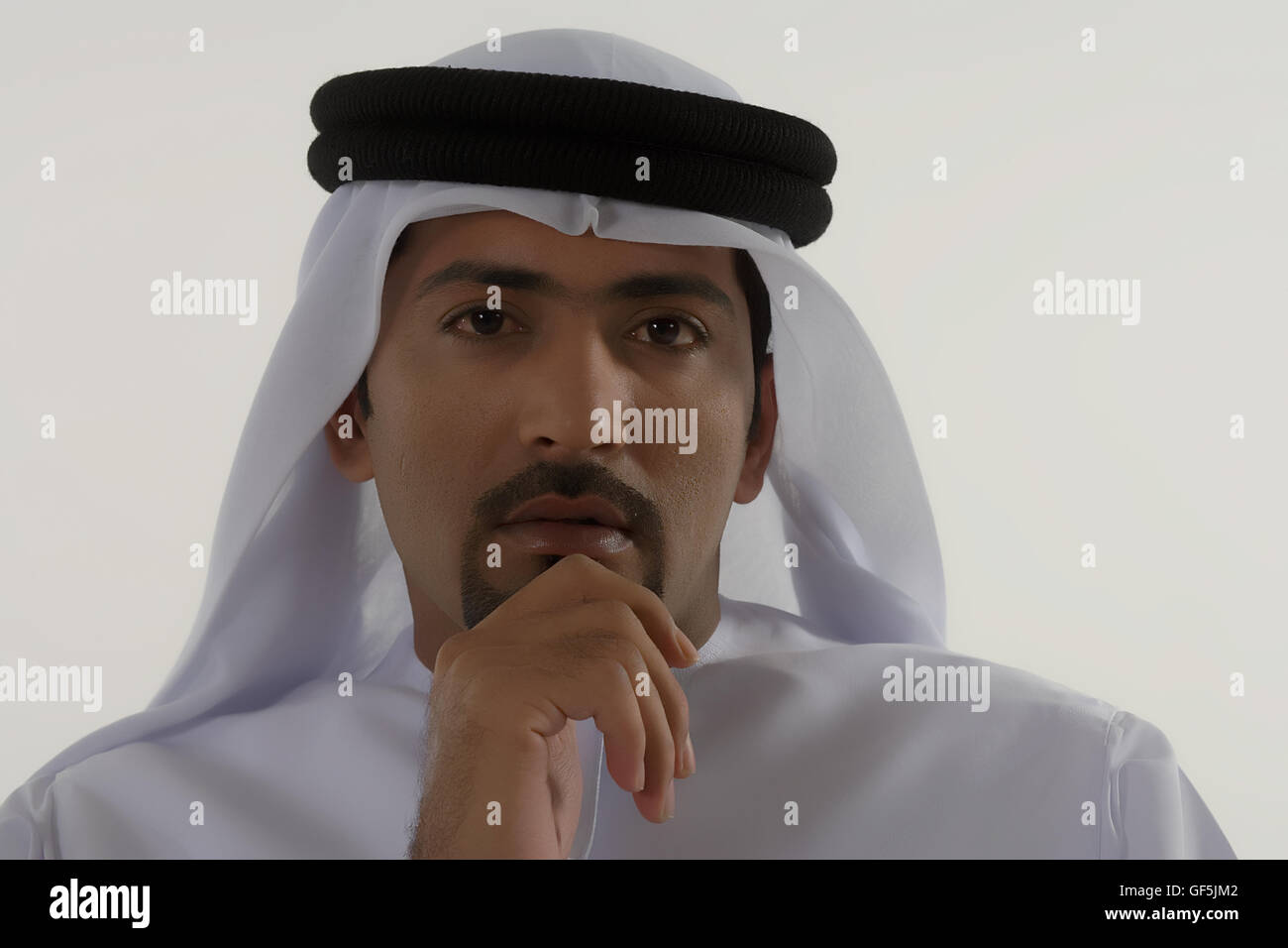 Profile of an Emirati man Stock Photo - Alamy