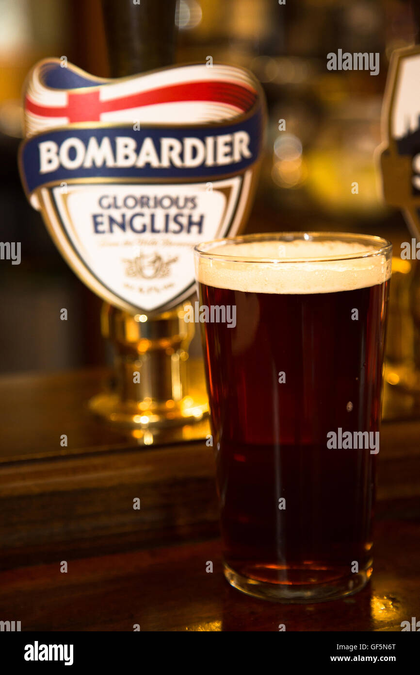 Pint of ale with handle hi-res stock photography and images - Alamy