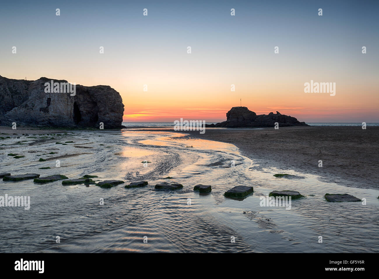 Perranporth beach and coast hi-res stock photography and images - Alamy