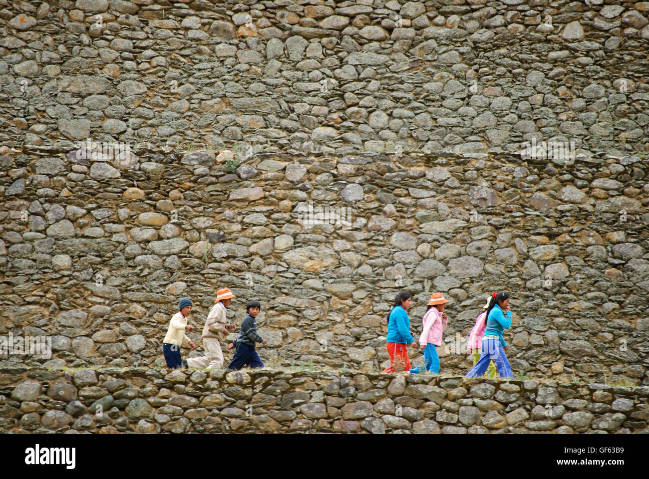 Peruvian people hi-res stock photography and images - Alamy