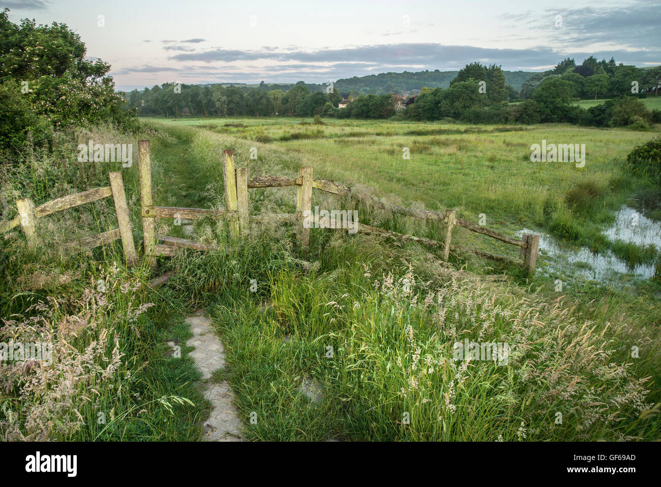 English landscape at sunrise hi-res stock photography and images - Alamy